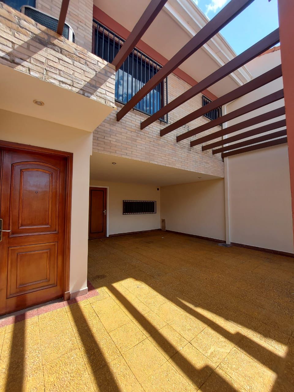VENDO O ALQUILO DUPLEX ZONA BELLA VISTA. Ref #D93906 - infocasas.com.py