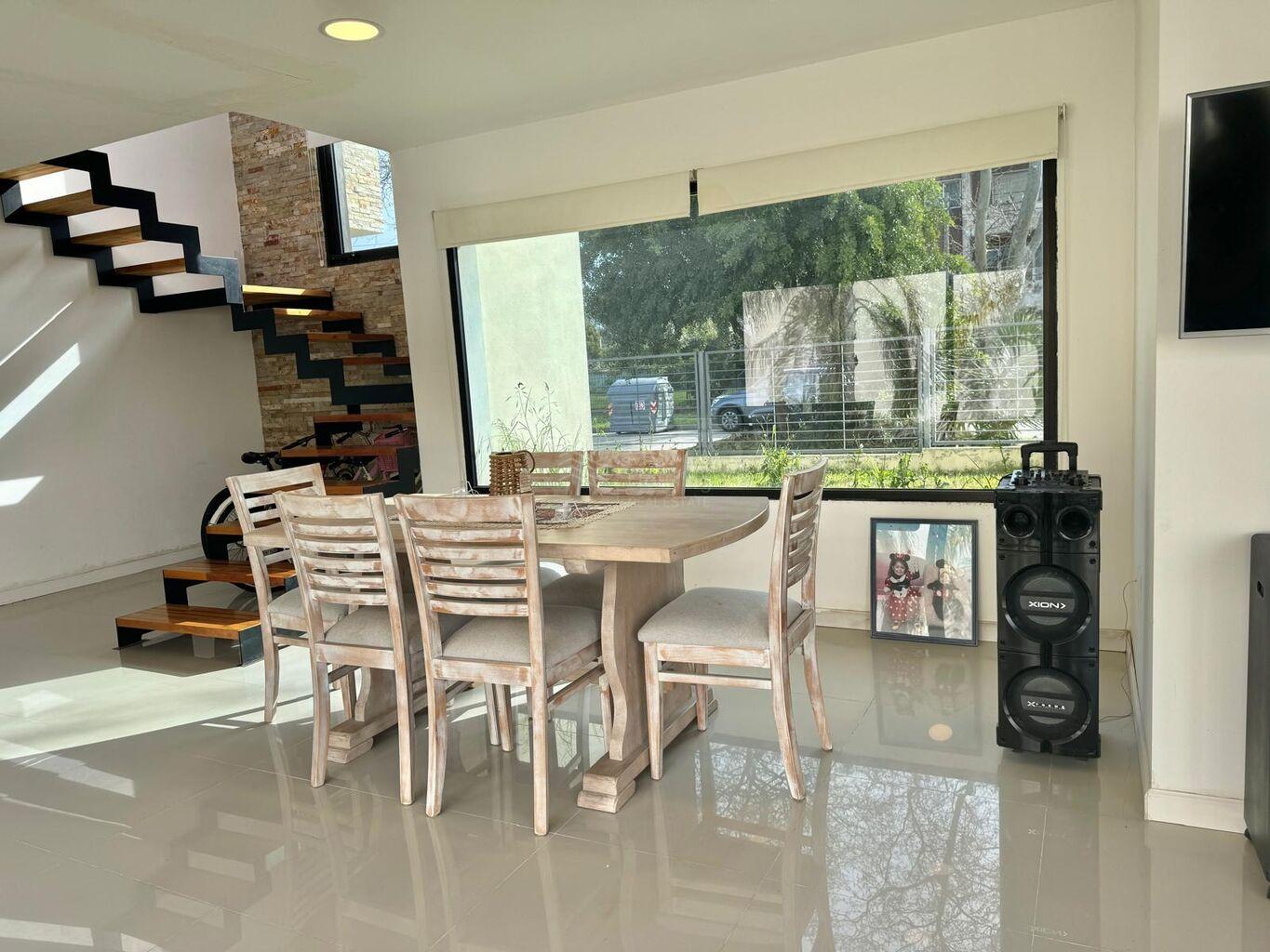 Venta - Casa 4 dorm, barbacoa, piscina en Punta Gorda.. Ref #VD1C36 - infocasas.com.uy