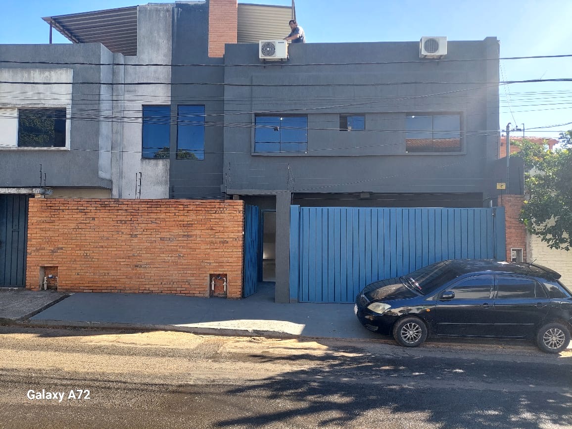 Alquilo duplex para oficina en el barrio recoleta de Asunción . Ref #KE1F2F