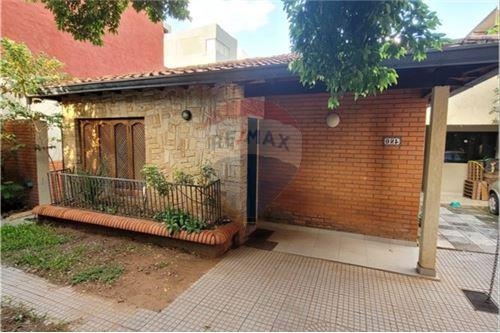 VENDO CASA EN BARRIO HERRERA. Ref #RD3DB8 - infocasas.com.py