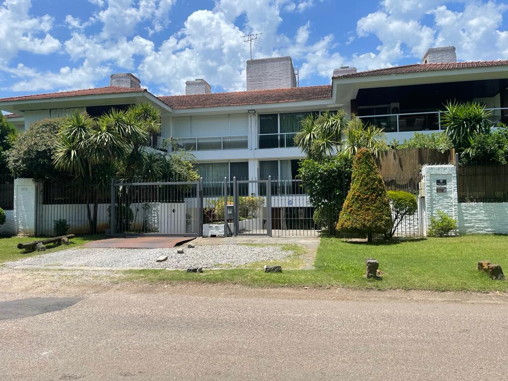 CARRASCO ALQUILO APARTAMENTO 3 DORMITORIOS SERVICIO JARDIN TERRAZA Y GARAGE. Ref #F492FB ...