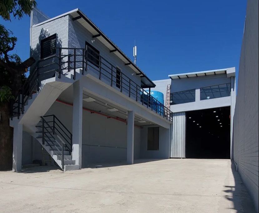 #ALQUILO HERMOSO Y AMPLIO DEPOSITO CON OFICINA!! . Ref #T1549F - infocasas.com.py