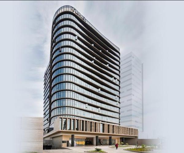 LINDA OFICINA EN PISO 17 CON VISTA EXTERIOR - CENTRO EMPRESARIAL TIME SURCO. Ref #HC5EC4