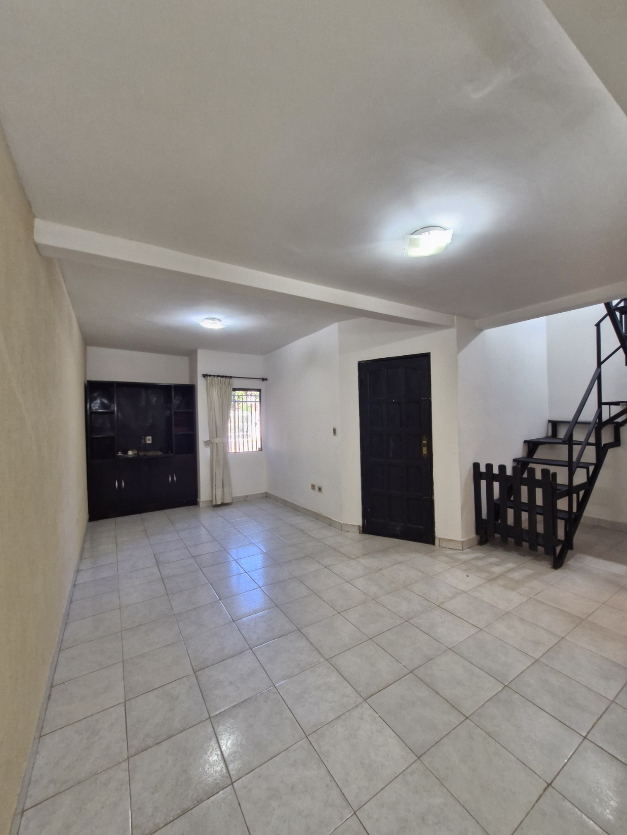 ALQUILO DUPLEX EN SAN LORENZO! A 5 CUADRAS DE MCAL LOPEZ. Ref #W70EC8