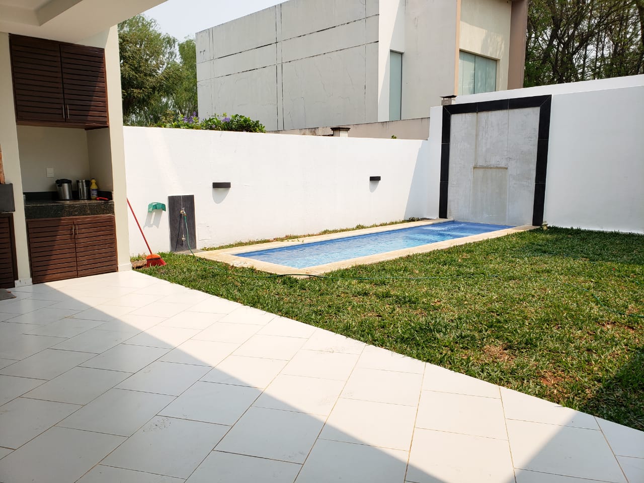 Alquilo AMPLIO DUPLEX ZONA CURDA - ZONA RESIDENCIAL . Ref #H1CDA - infocasas.com.py