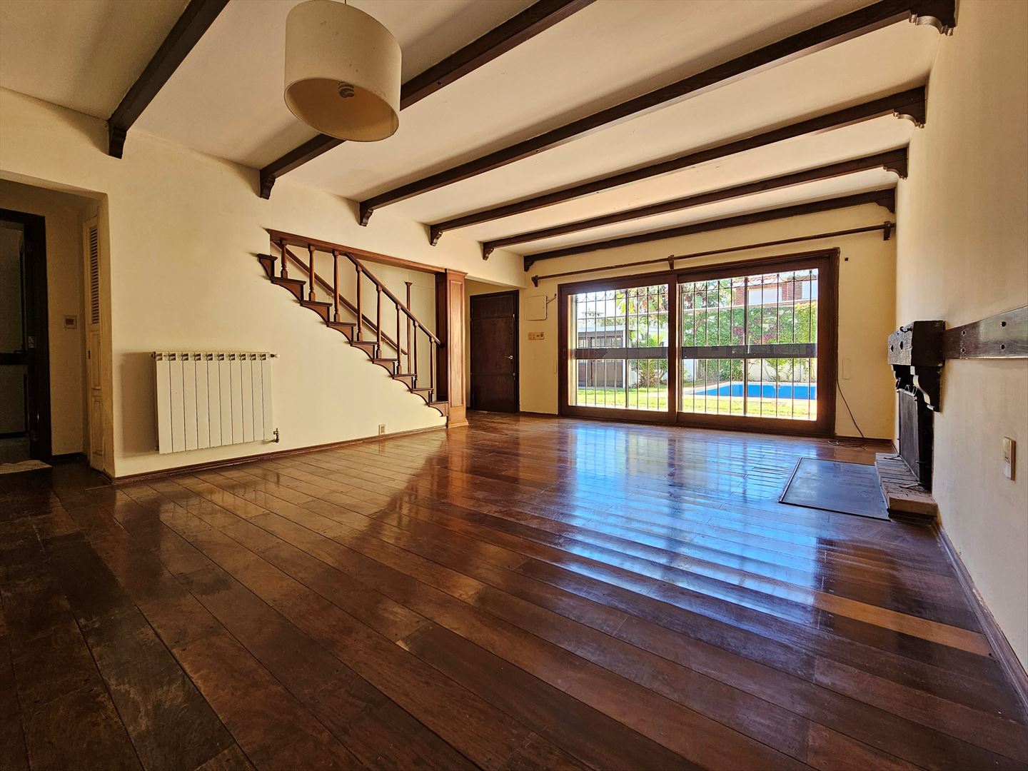 CARRASCO SUR VENTA CASA 3 DORMITORIOS A METROS DE RAMBLA CON PISCINA. Ref #JBE9E2 - infocasas.com.uy