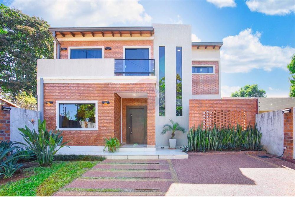 Moderna y amplia casa en Villa Eliza Z. Acceso Sur. Ref #H4464B - infocasas.com.py