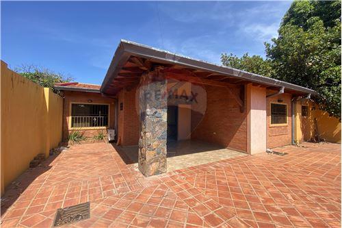 ALQUILO CASA EN LAMBARE VALLE APUA. Ref #Q495C4 - infocasas.com.py
