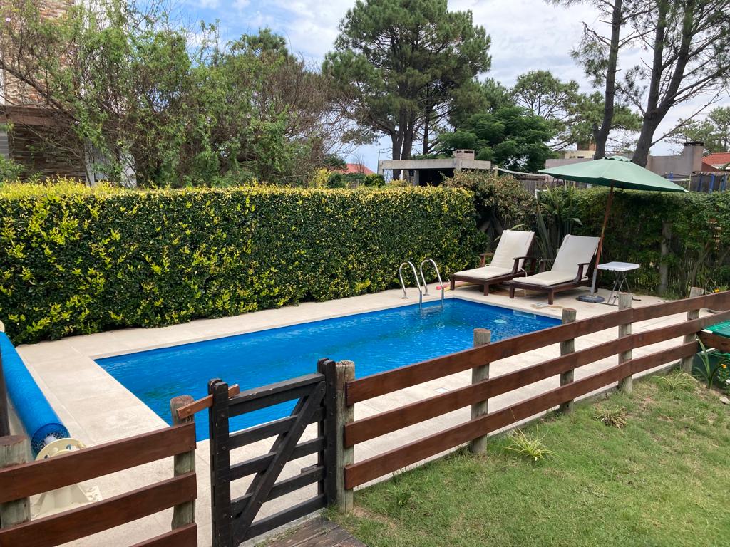 Preciosa Casa En Punta Colorada Con Piscina Climatizada A 1 Cuadra Del Mar.. Ref #VD50B5 ...