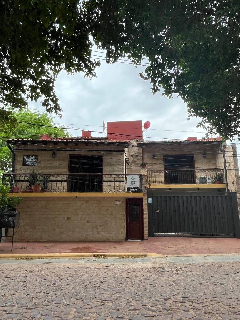 CASA EN VENTA EN EL BARRIO LAS LOMAS A TRES CUADRAS DE CASA RICA. Ref #ME4623 - infocasas.com.py