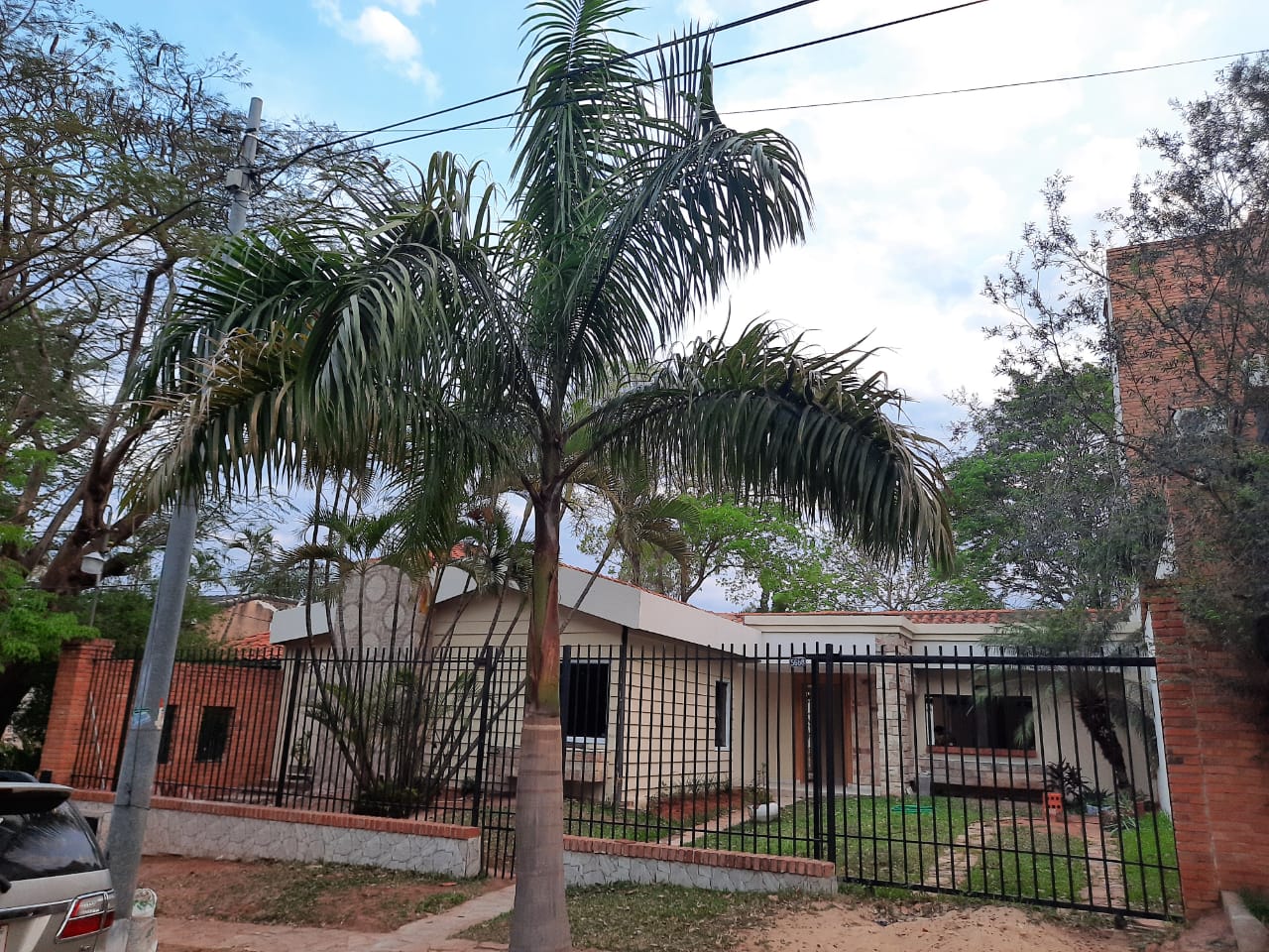 ALQUILO CASA EN LOS LAURELES. Ref #A5A167 - infocasas.com.py