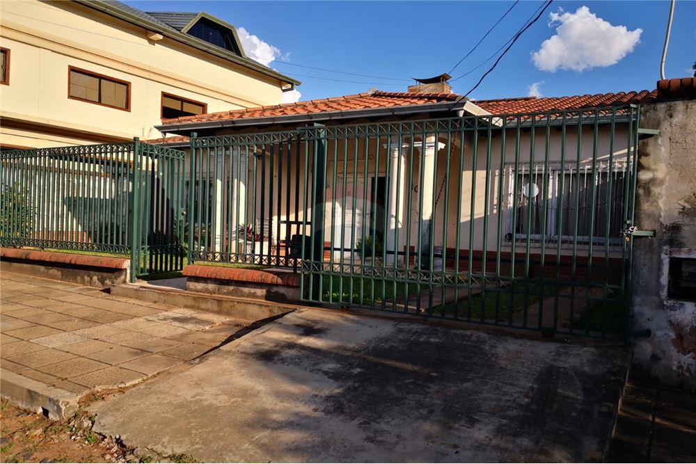 Venta de Casa en Hipodromo Asunción. Ref #G3A2E3 - infocasas.com.py
