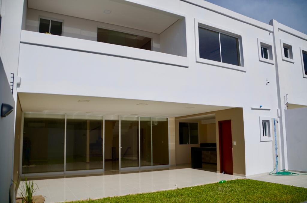 Alquilo casa Moderna en Mburucuya . Ref #BB9104 - infocasas.com.py