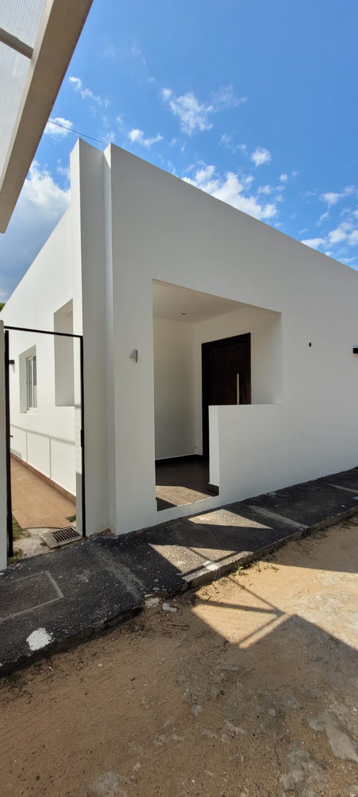 ALQUILO DUPLEX SEMI AMOBLADO EN CONDOMINIO LA VIÑA - LUQUE. Ref #IDF53D - infocasas.com.py