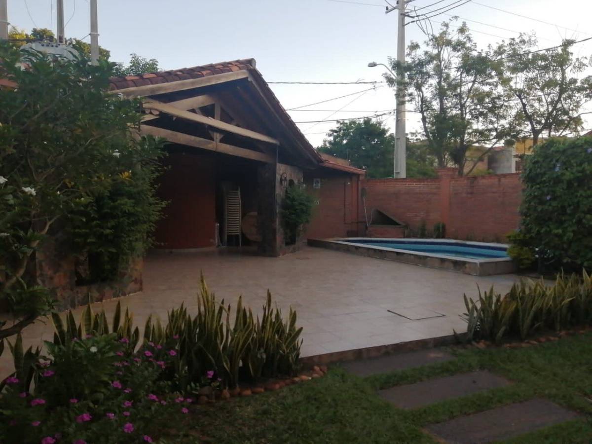 ALQUILO LUJOSO DUPLEX EN VILLA TOSCANA EN BARRIO SAN JORGE . Ref #W17F54 - infocasas.com.py
