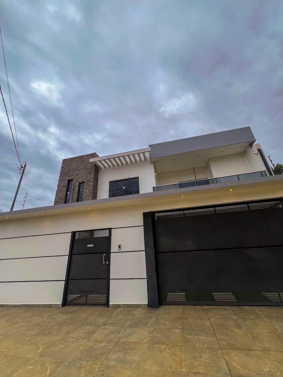 ALQUILO HERMOSA CASA TOTALMENTE AMOBLADA Y EQUIPA EN LAMBARE. Ref #I89E68 - infocasas.com.py
