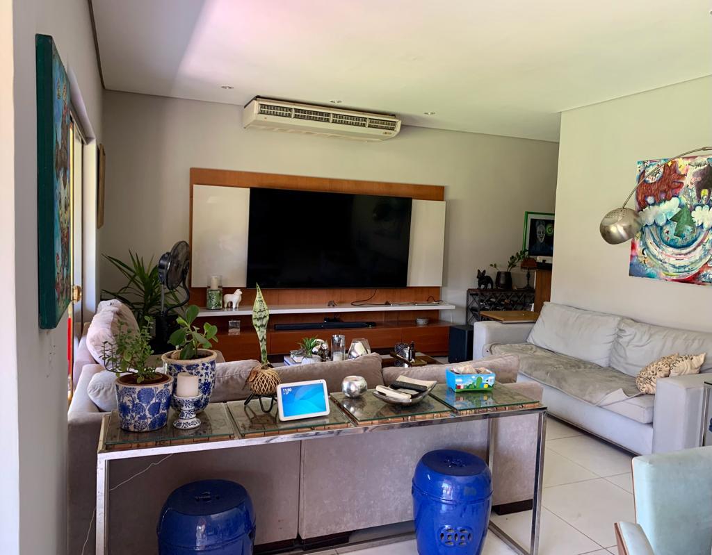 Vendo Casa en Barrio MBURUCUYA. Cod LV. Ref #H1518A