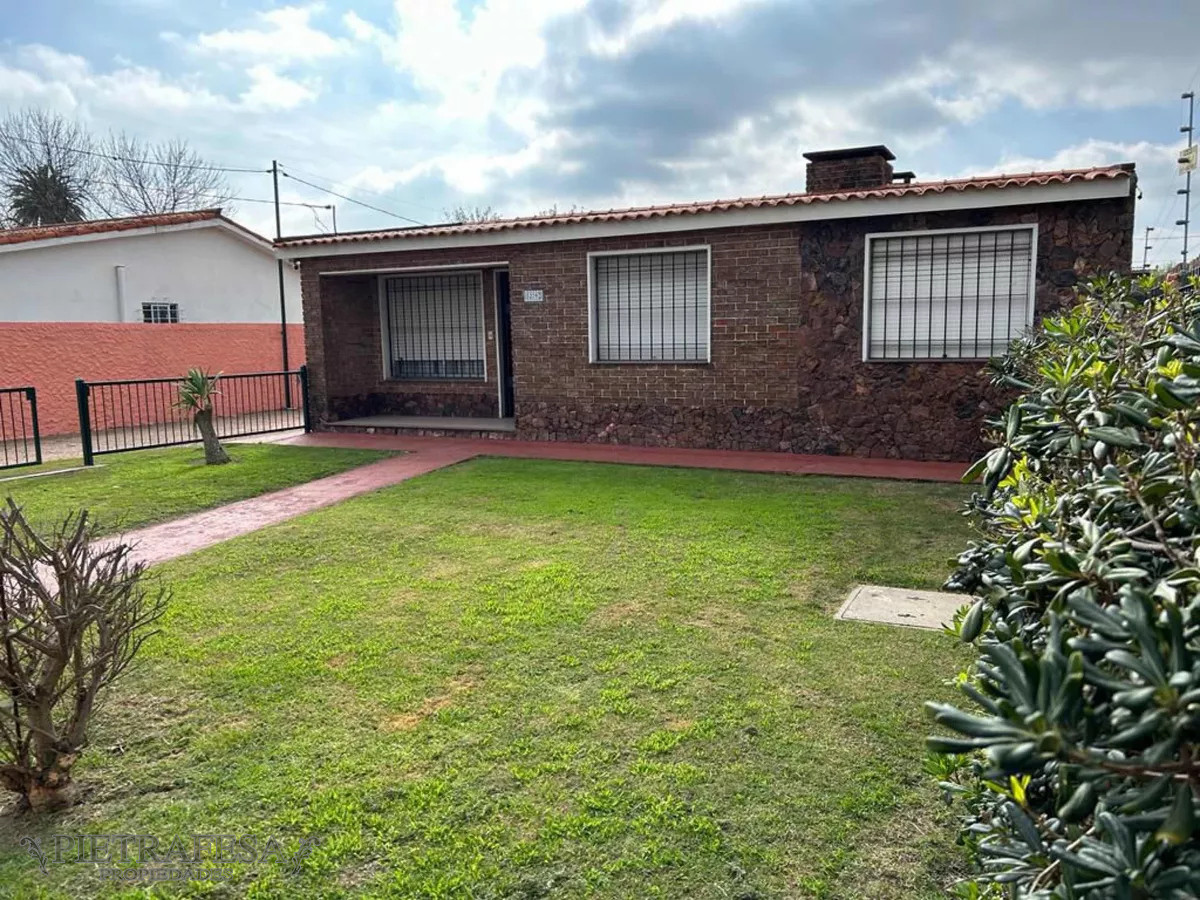 Casa en alquiler, 3 dorm, 1 baño, barbacoa, Coch, Carrasco Norte.. Ref #P8DDBF - infocasas.com.uy