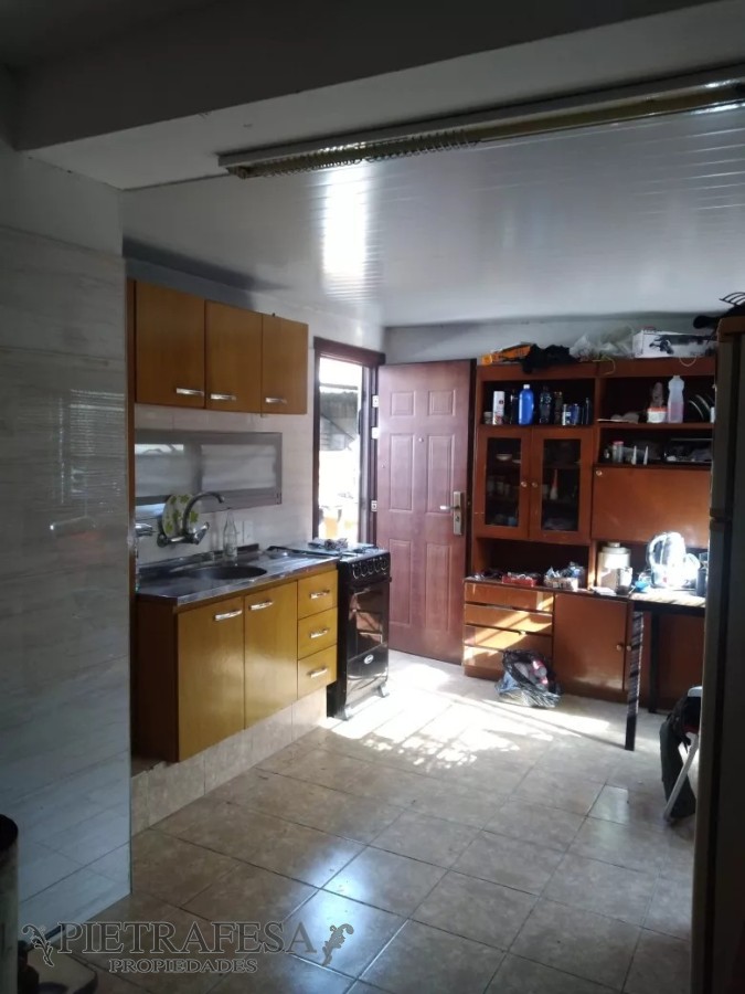 Casa en venta 2 dormitorios, 1 baño, fondo y cochera-Yucatán -Villa Española. Ref #D6C81A ...