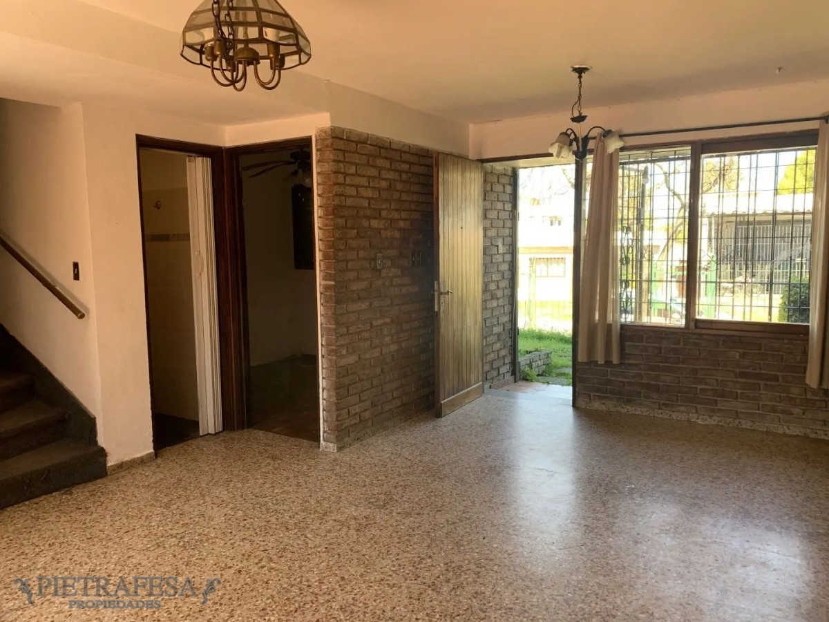 Casa en venta 4 dormitorios, 2 baño y patio-Mayor Juan A. Dobrich -Malvin Norte. Ref #T6A942 ...