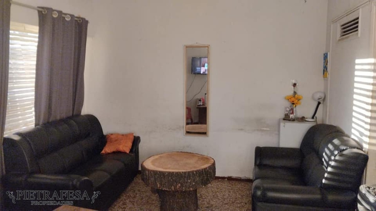 Casa en venta 2 dormitorios, 1 baño, patio, azotea y garaje- Ramallo-Malvin Norte. Ref #R5ED62 ...