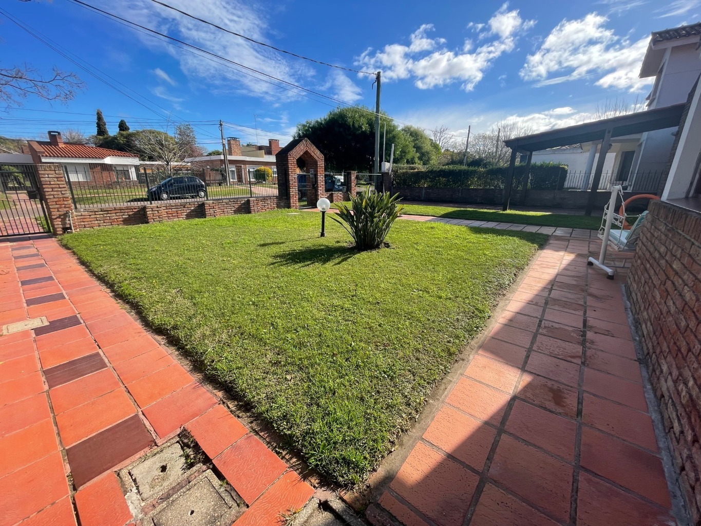 HERMOSA Y COMODA CASA EN ATLANTIDA SUR PARA DISFRUTAR TODO EL AÑO CERCA DEL MAR. Ref #L73D65 ...