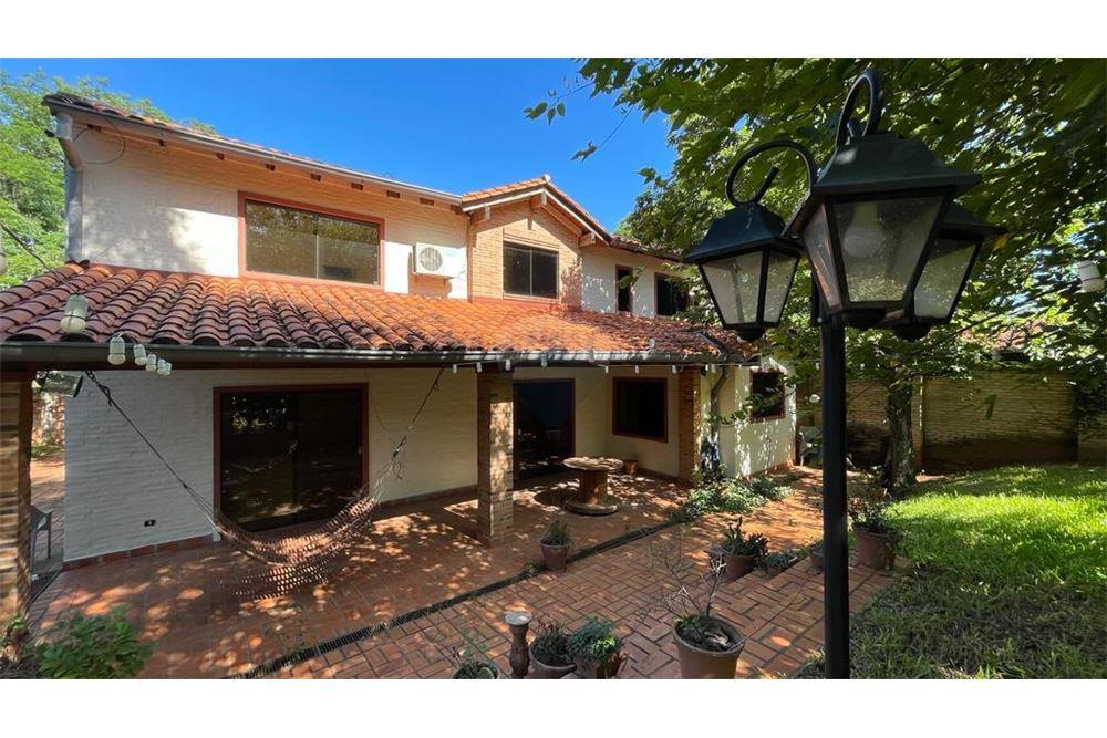 Casa - Venta - Paraguay Central Luque. Ref #GFD161 - infocasas.com.py