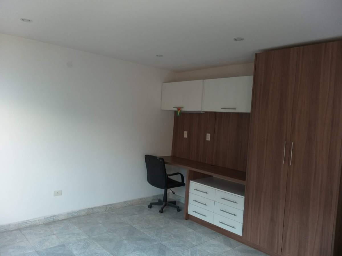 Alquilo hermosa casa en Fernando de la Mora. Ref #DFD7C1 - infocasas.com.py