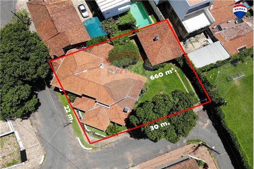 Vendo Amplia y Hermosa Residencia en Lambaré. Ref #TB309A