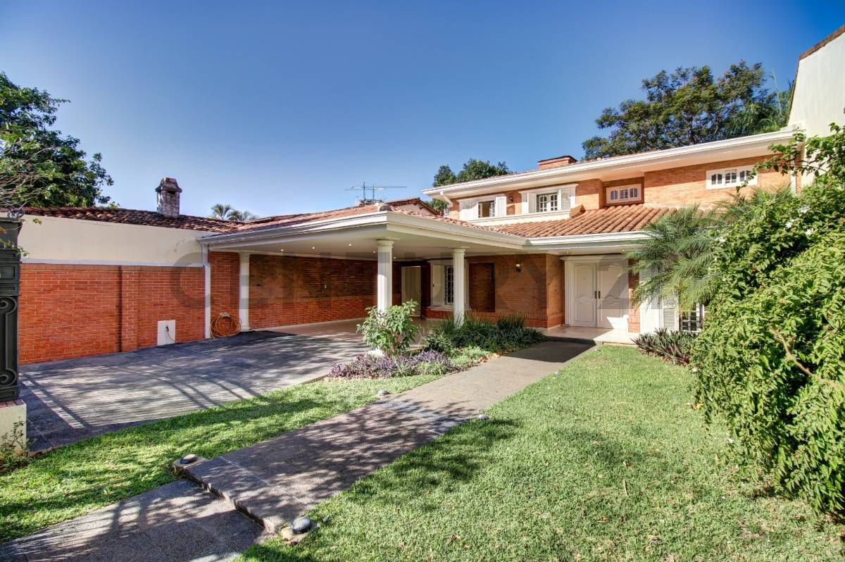 ALQUILO AMPLIA Y LUJOSA RESIDENCIA EN BARRIO LAS LOMAS. Ref #Q769A6 - infocasas.com.py