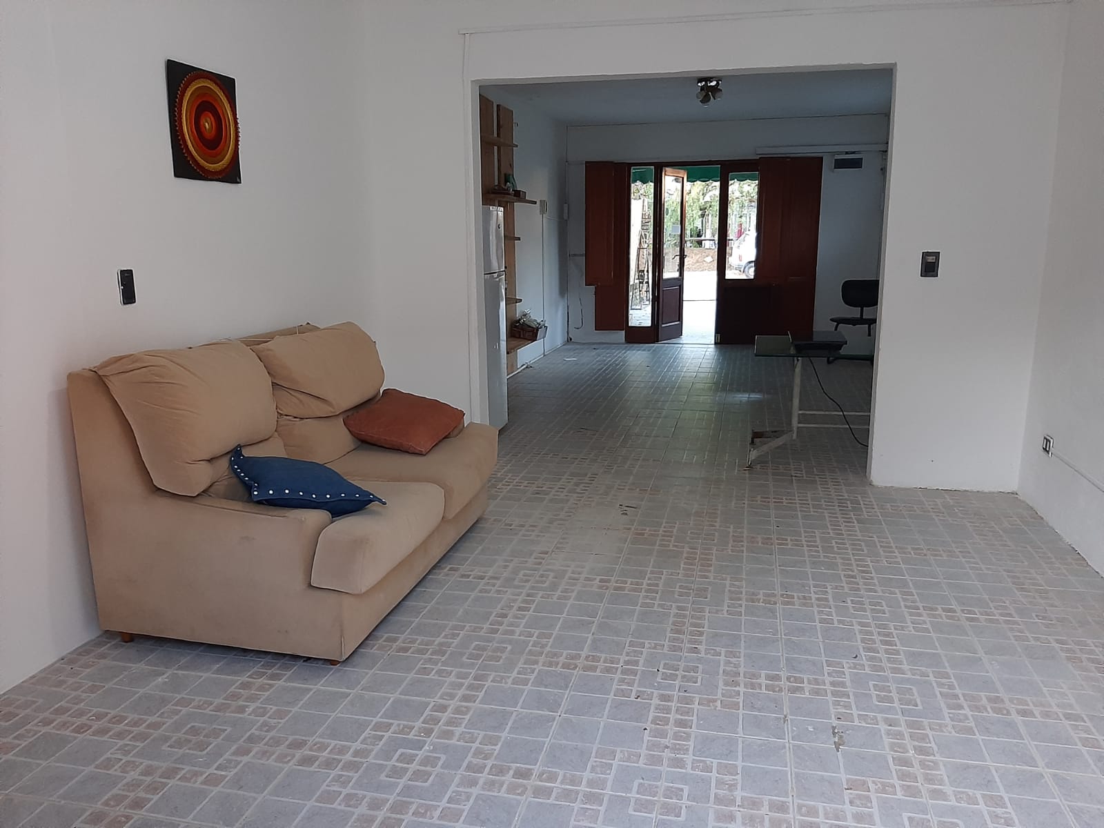 Hermosa zona casa de un dormitorio. A un km de la playa mansa. Ref #K229CB