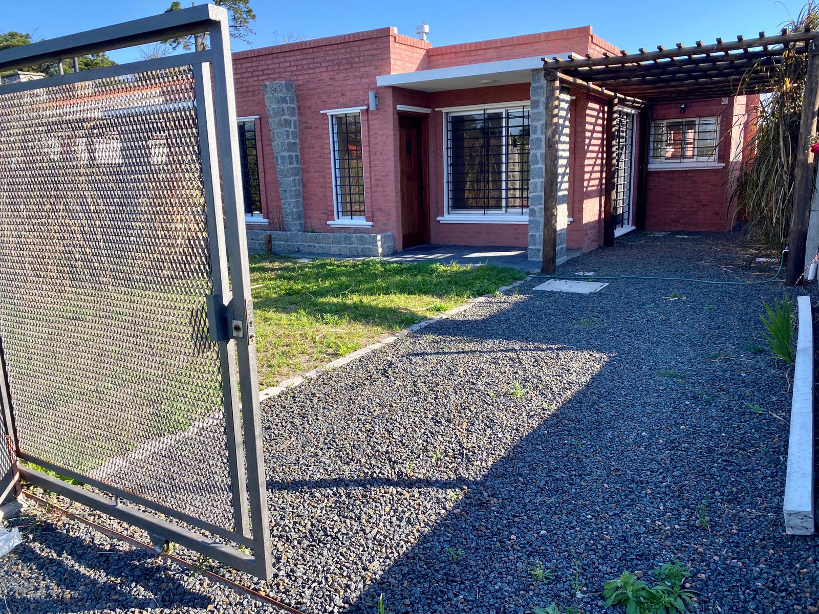 ID 10999 - HERMOSA CASA, EN LO MEJOR DE LAGOMAR 3 DORM-SUITE 2 BAÑOS. Ref #ND169 - infocasas.com.uy