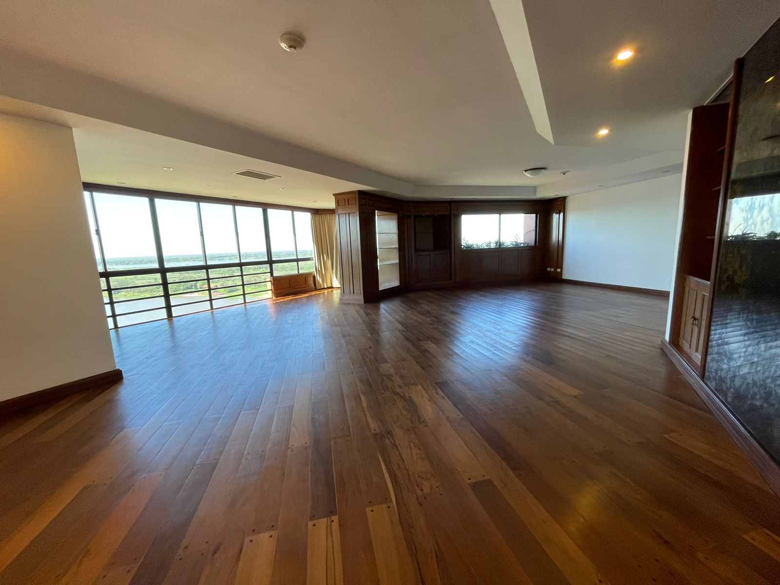 Alquilo Departamento de 3 Habitaciones. Zona Yacht. COD RR. Ref #H61541 - infocasas.com.py