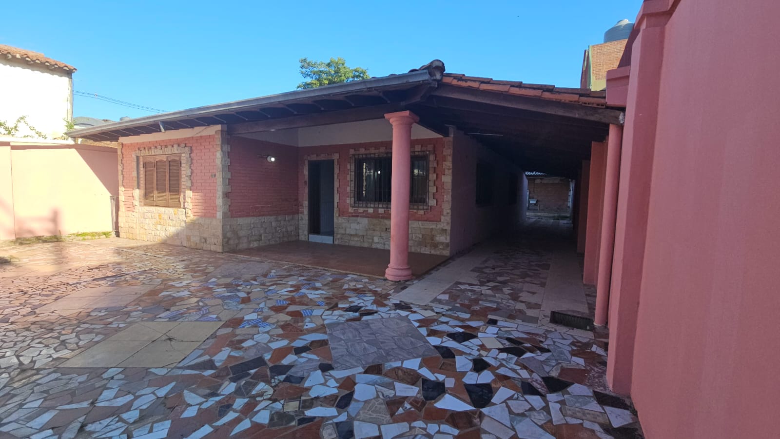 CASA EN MARIANO ROQUE ALONSO A 1 CUADRA DE LA TRANSCHACO . Ref #LB95CE