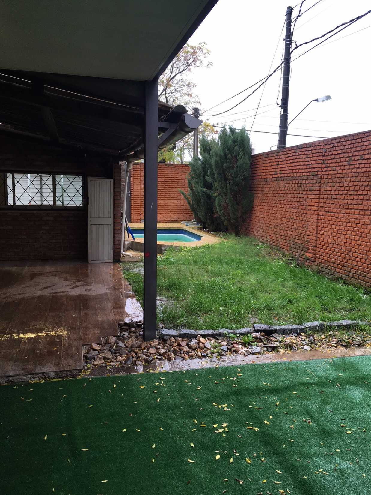 CASA CON TODO EL CONFORT QUE SE BUSCA! BARBACOA, PISCINA, COCHERA!. Ref #29594 - infocasas.com.uy