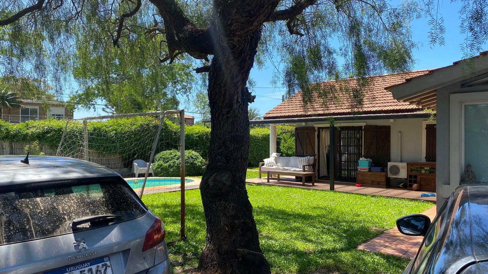 Hermosa casa a la venta en Lagomar sur 3D ,3B,Barbacoa y piscina .. Ref #R49C0A - infocasas.com.uy