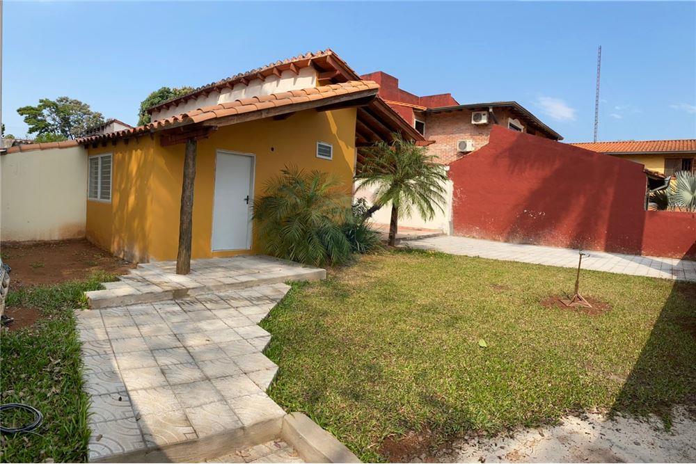 ALQUILO AMPLIA CASA EN FERNANDO DE LA MORA. Ref #R7C934 - infocasas.com.py