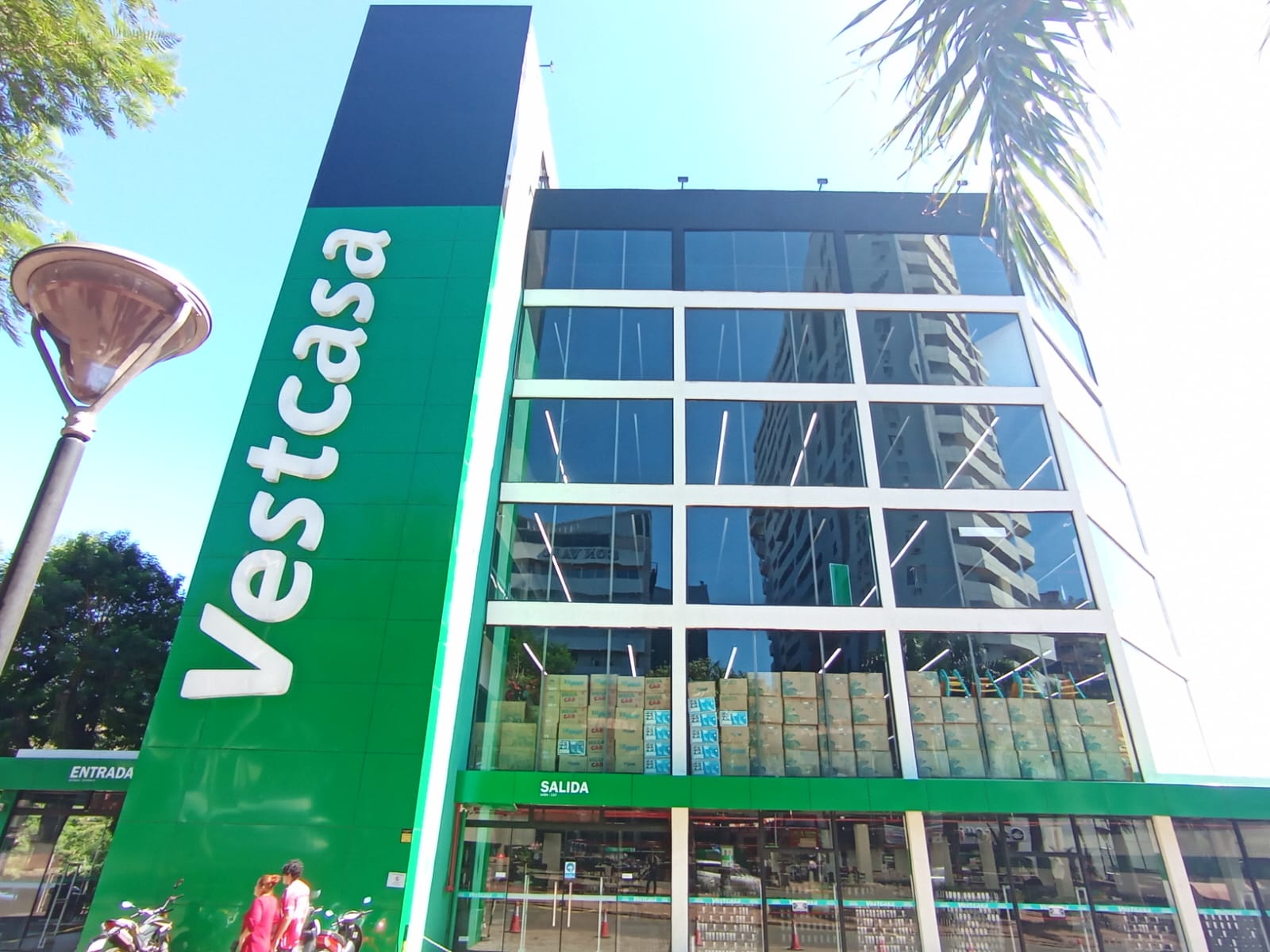 ALQUILO IMPORTANTE SALON COMERCIAL EN CDE, MICROCENTRO . Ref #KD59A0