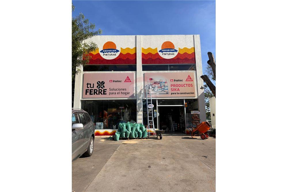 Alquilo Salon Comercial 150 Mts2 Luque. Ref #A2692B