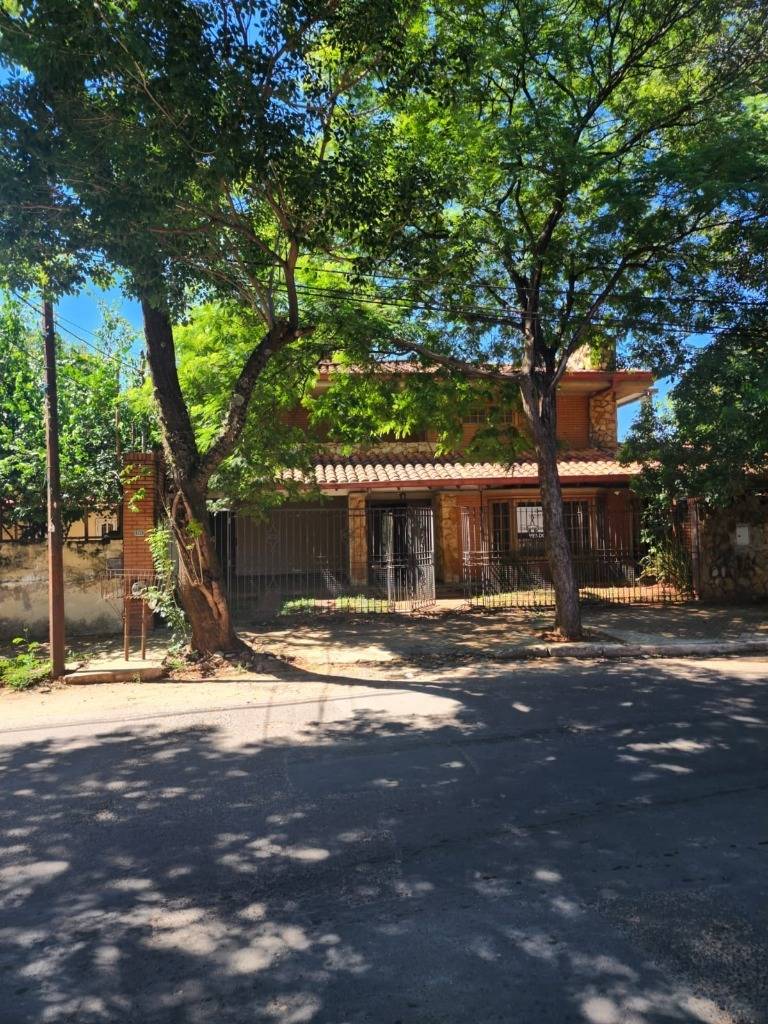 VENDO CASA EN BARRIO VILLA AURELIA. Ref #Z8F0D1 - infocasas.com.py