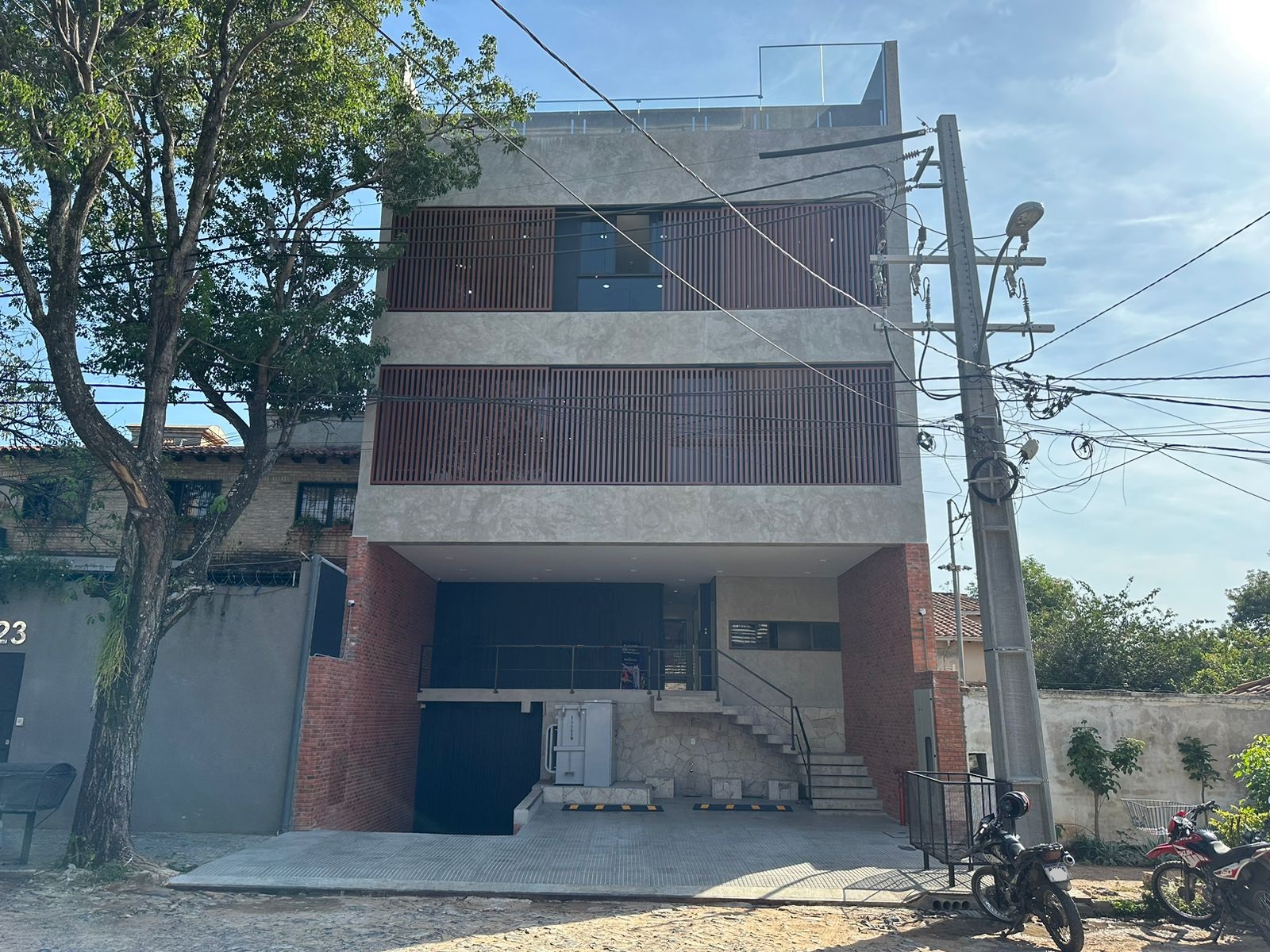 Alquilo edificio Corporativo. Ref #KFF62F