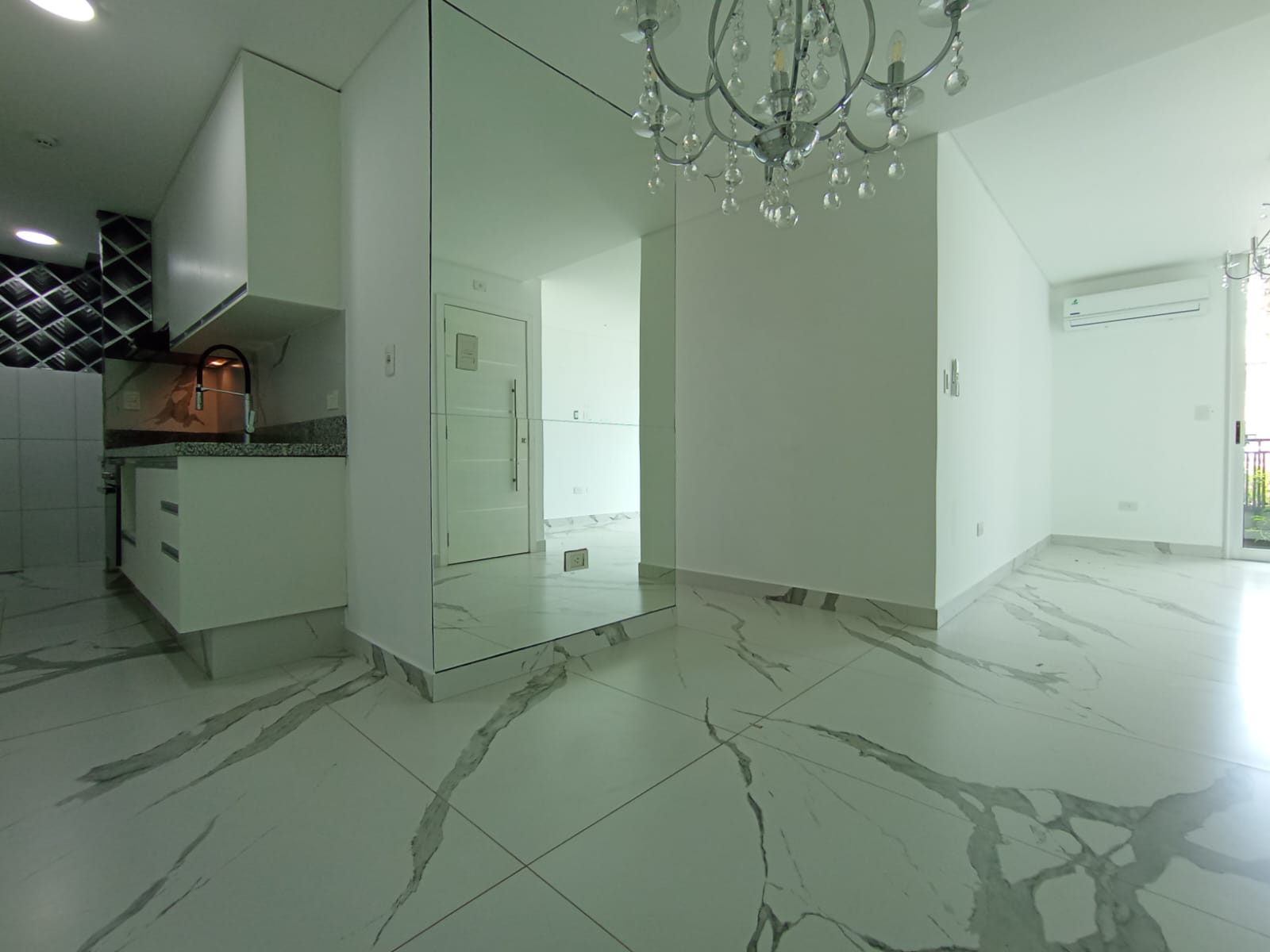 ALQUILO MODERNO DEPARTAMENTO DE 2 DORMITORIOS EN SUITE km 4 AREA 1. Ref #FA2532 - infocasas.com.py