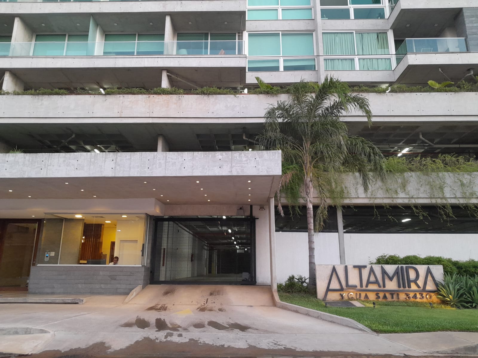 ALQUILO DPTO DE 3 DORMITORIOS EN ALTAMIRA YCUA SATI. Ref #M29AB0 - infocasas.com.py