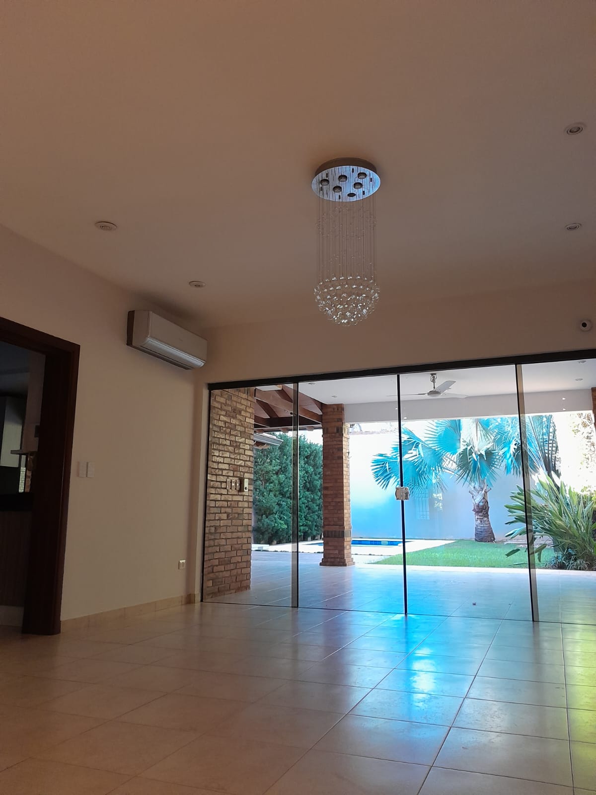 HERMOSA CASA EN BARRIO HERRERA . Ref #S46C2C - infocasas.com.py