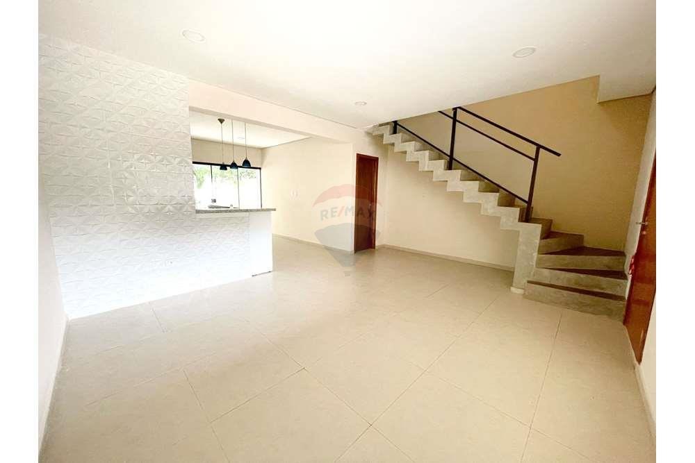 VENDO DUPLEX EN BARRIO HIPODROMO. Ref #E75BBC
