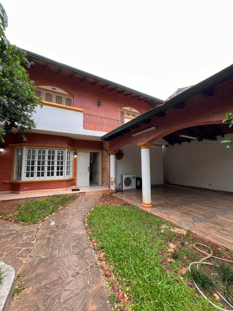 ALQUILO AMPLIA CASA IDEAL PARA OFICINA O VIVIENDA EN YCUA SATI. Ref #A70C48 - infocasas.com.py