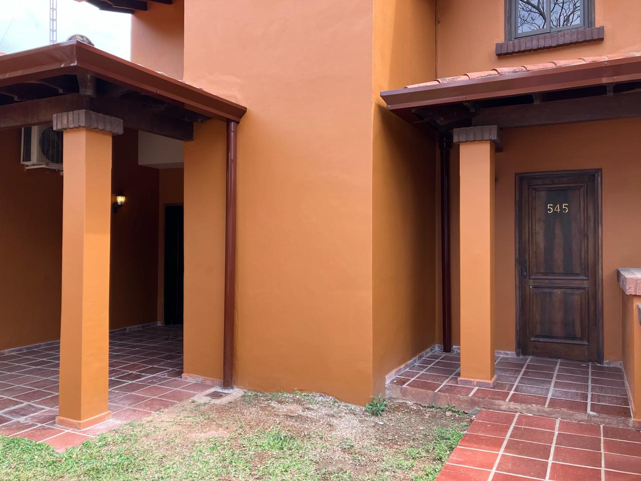 ALQUILO DUPLEX 3 DORMITORIOS ZONA MBURUCUYA. Ref #G71E60