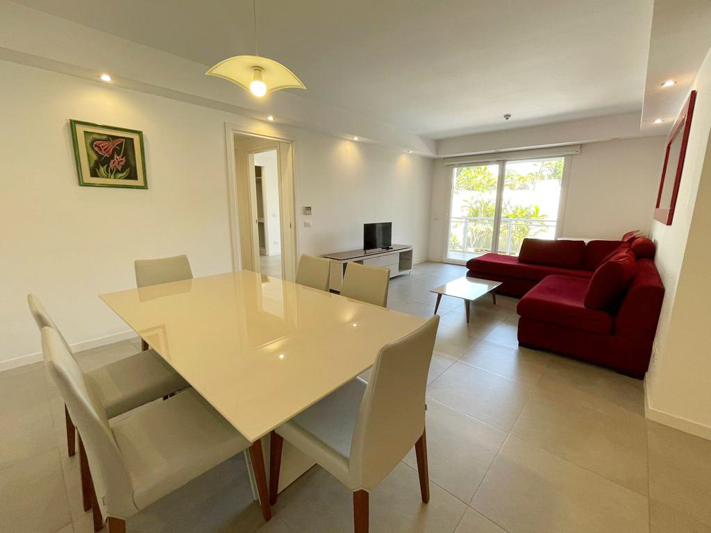 Alquilo Departamento de 2 Dormitorios con Dos Cocheras en Edificio Trieste . Ref #B51815 ...