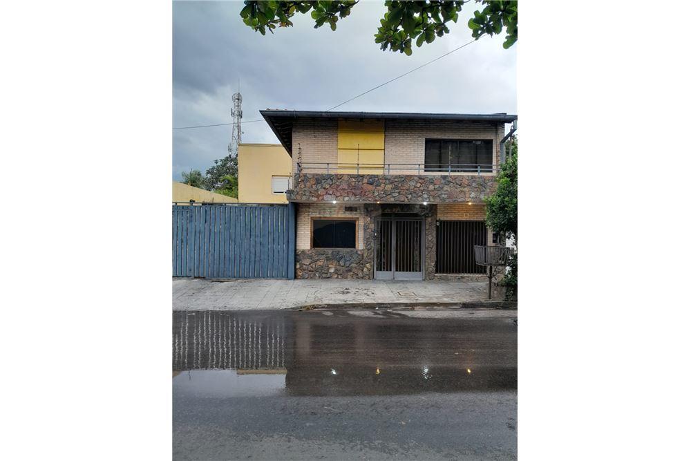 VENDO RESIDENCIA C/ PISCINA EN BARRIO HIPÓDROMO!. Ref #M44C7A - infocasas.com.py