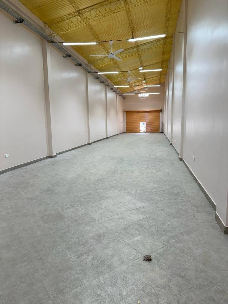 ALQUILO AMPLIO LOCAL COMERCIAL. Ref #DFF18E - infocasas.com.py